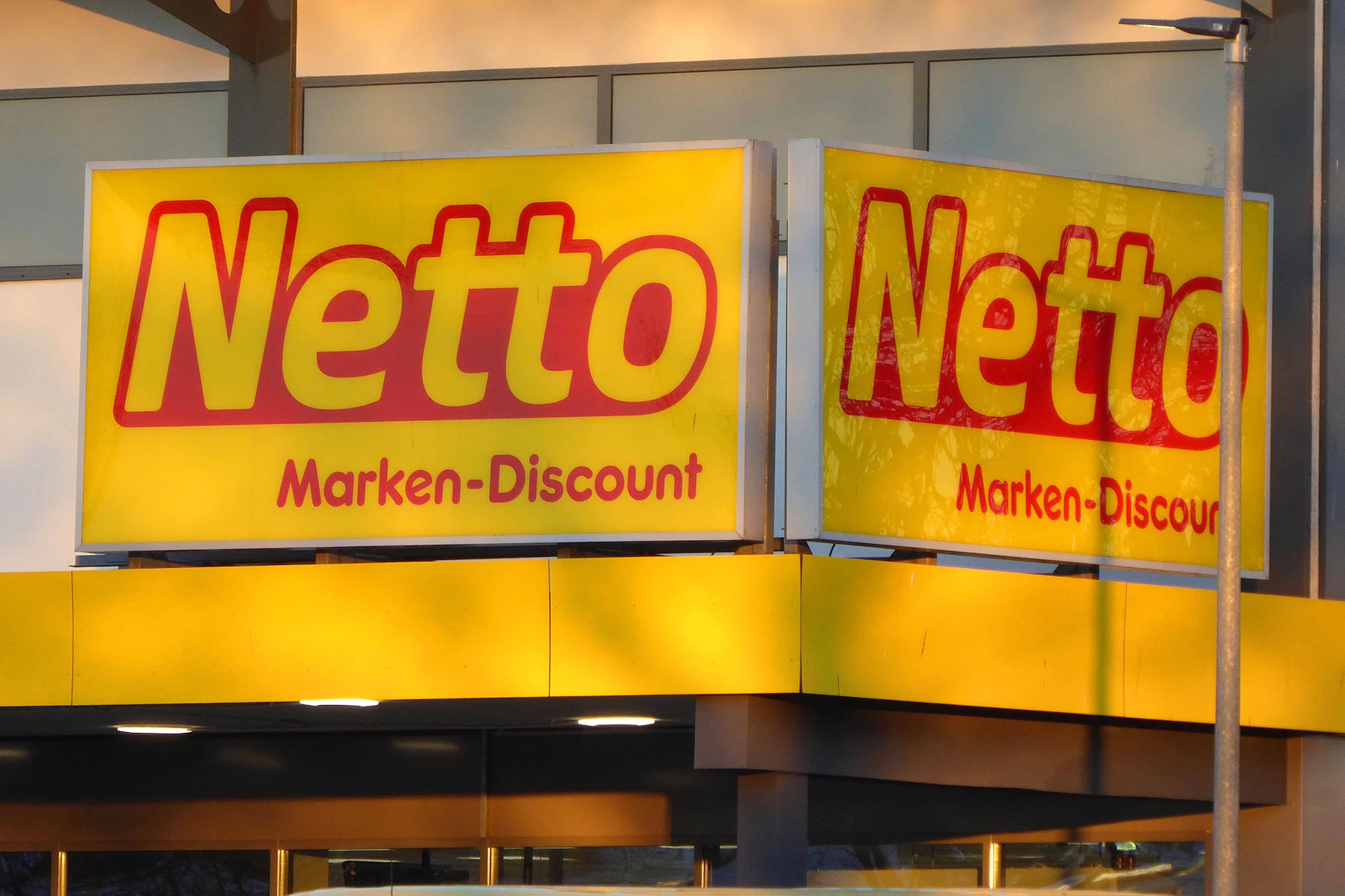 Berlin-Altglienicke: Räuberische Erpressung im Netto-Supermarkt