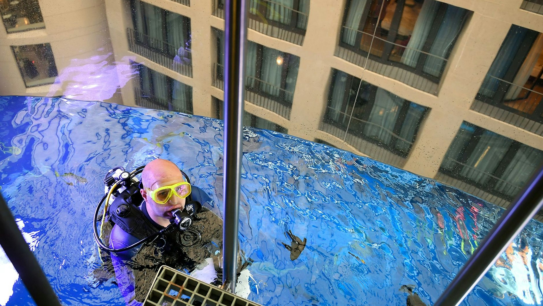 „Es gab ein lautes Knacken“: So erlebten Augenzeugen und Hotelgäste des ...