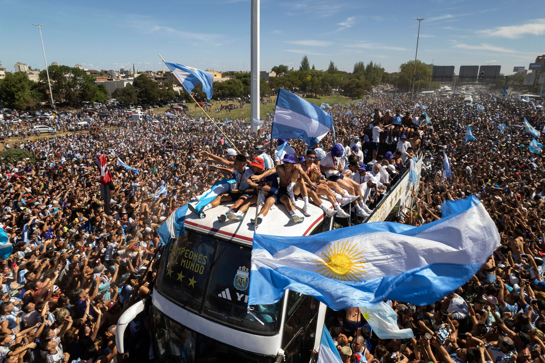 Argentinien: Bus-Parade der WM-Helden aus Sicherheitsgründen abgebrochen