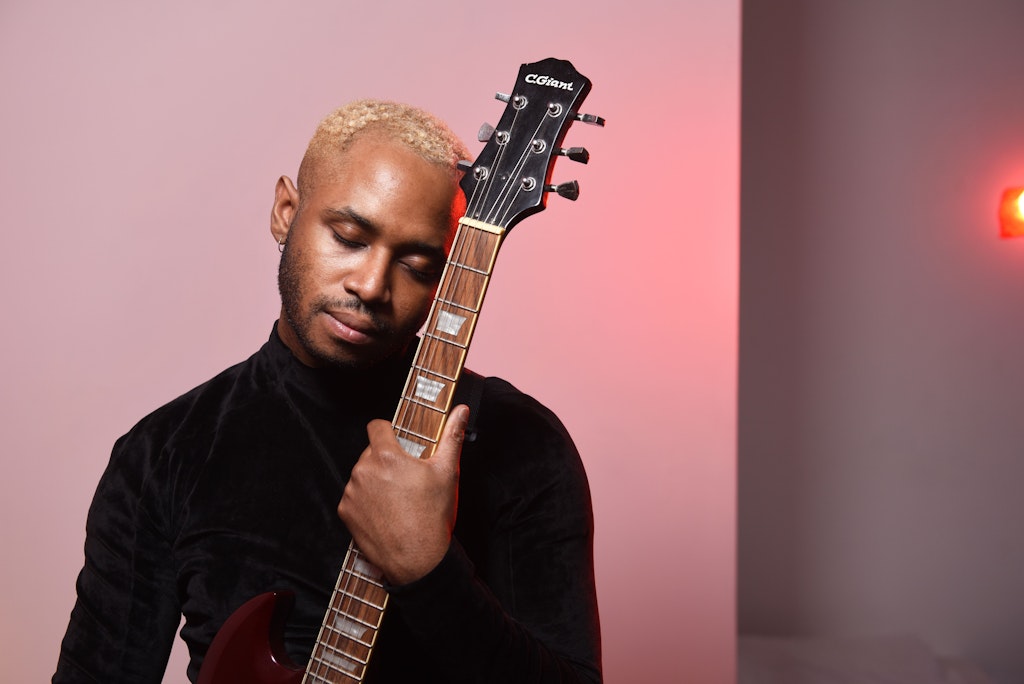 Gays, Geister und Gitarren: Der Berliner R&B-Sänger Marshall Vincent ...