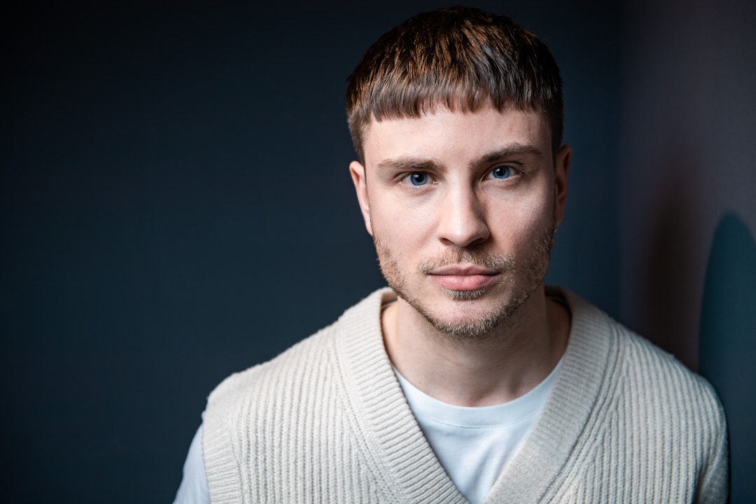 Jannik Schümann über seine Verbindung zum Holocaust-Überlebenden Karl ...