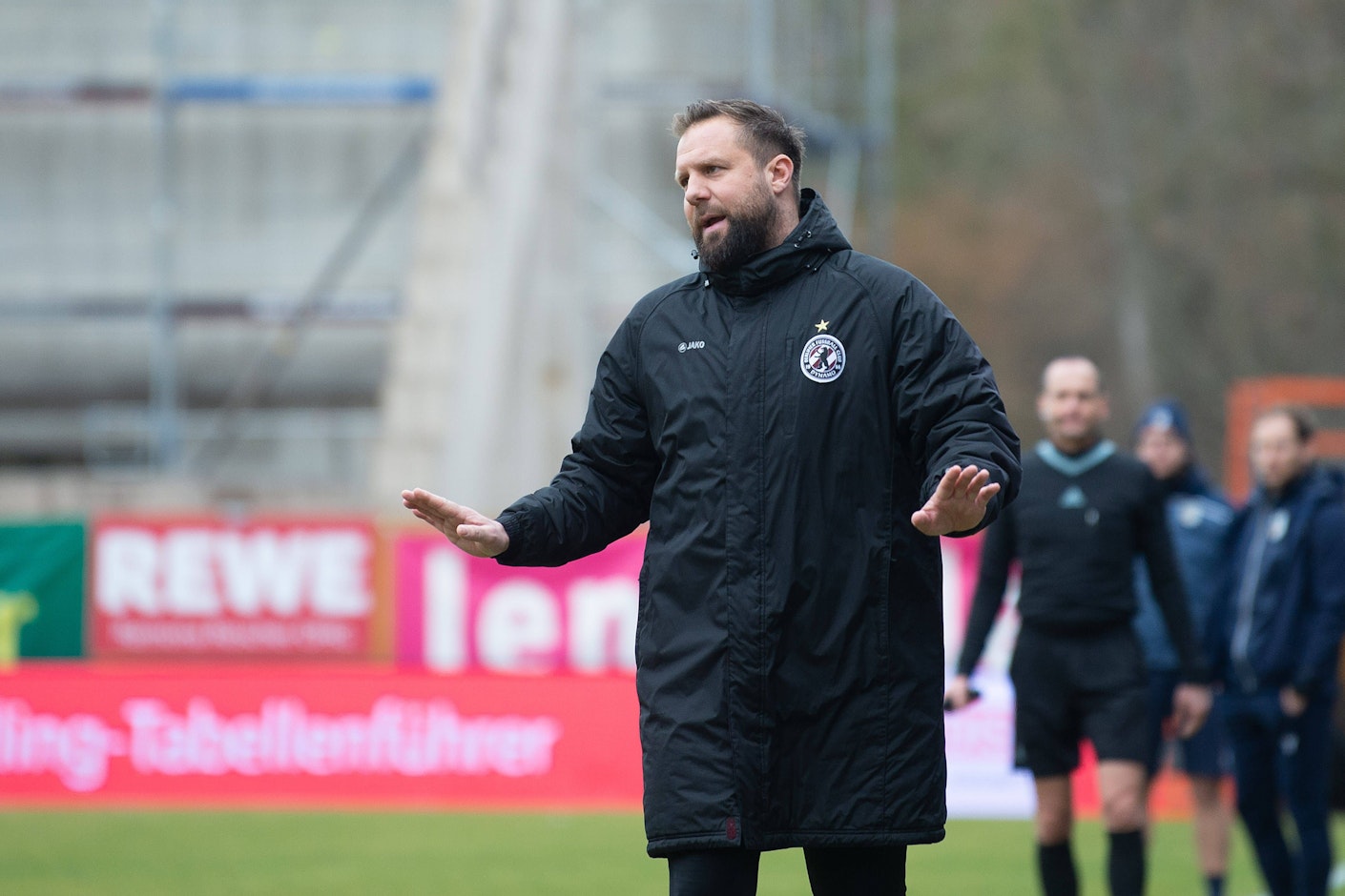 Ein Spiel wie ein Boxkampf: BFC-Trainer Heiner Backhaus sauer über ...