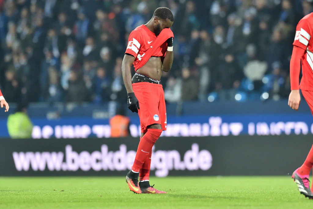 Hertha BSC: Das Kanga-Drama! Willy kann nicht mal gegen den Ball treten ...