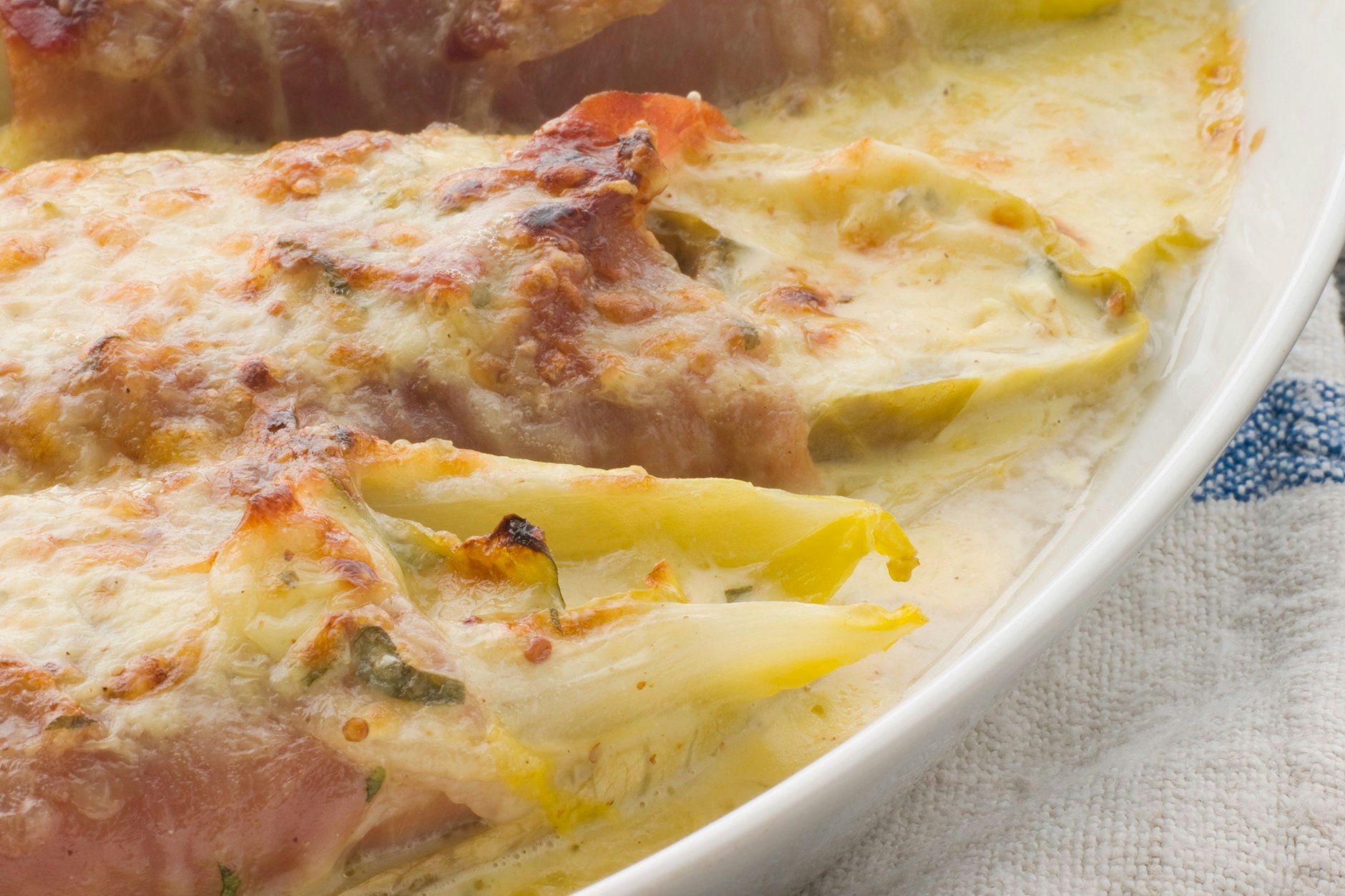 Geniales Rezept für Chicorée-Schinken-Auflauf: Leckeres Wintergemüse im ...