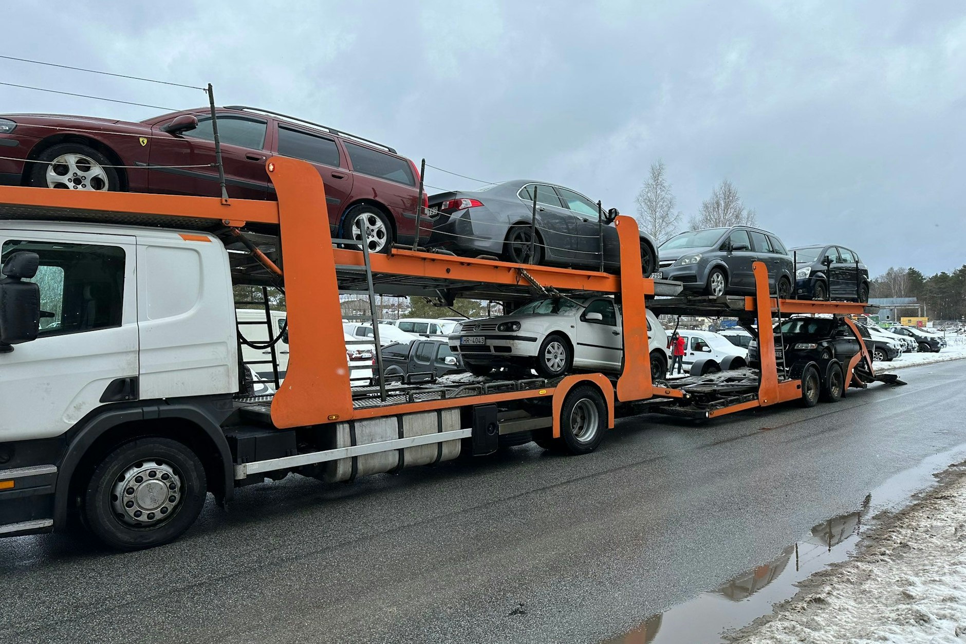 Lettland beschlagnahmt Autos von Suff-Fahrern – und liefert sie an die ...