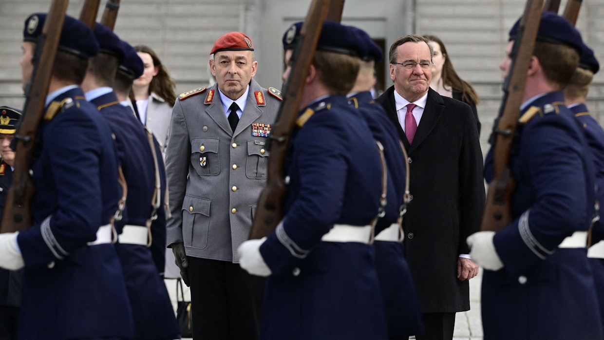 Neuer Bundeswehr-Generalinspekteur Carsten Breuer im Amt
