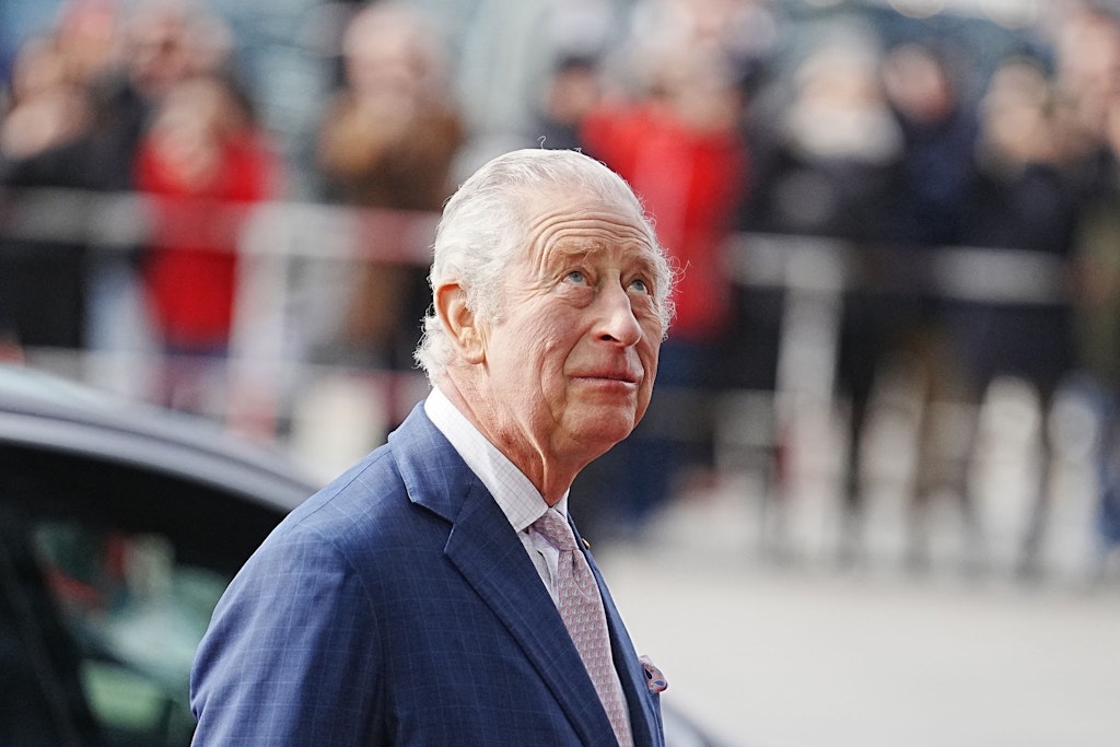 Charles und Camilla im Zug nach Hamburg aufgebrochen