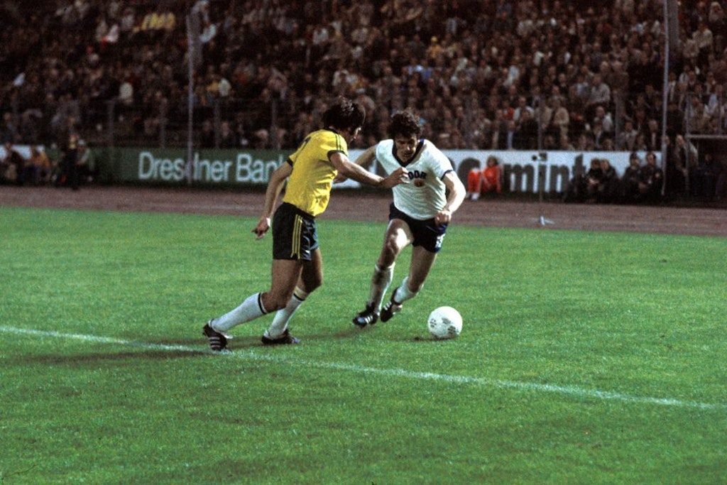 Aus Wut auf Eberhard Vogel (80) stachen die Russen den Ball kaputt