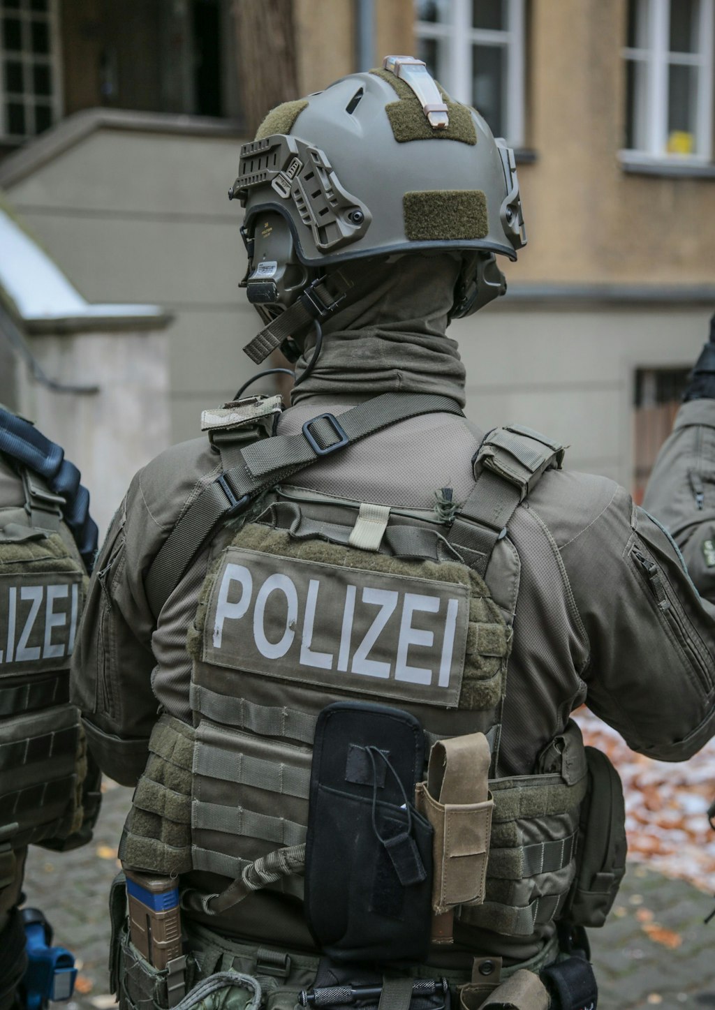 Nachbarschaftsstreit in Berlin eskaliert: 85-Jähriger zieht Schusswaffe – SEK-Einsatz