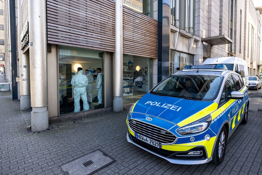 Duisburg: Polizei fahndet weiter nach Angreifer