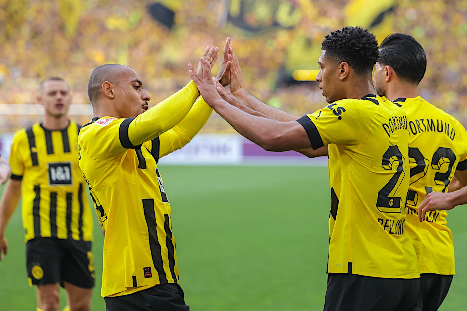 Bayern München und Borussia Dortmund souverän – Bochum zieht an Schalke ...