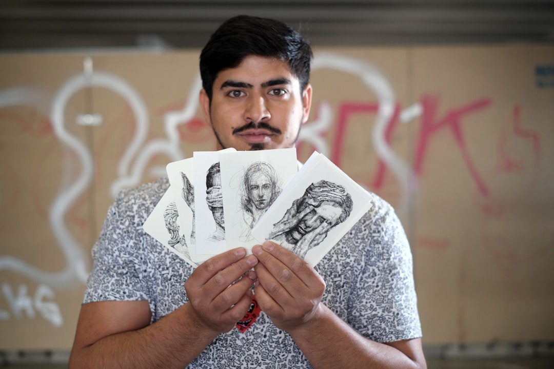 Besser als LSD: Emanuel Barica zeichnet auf dem Alex wie im Rausch