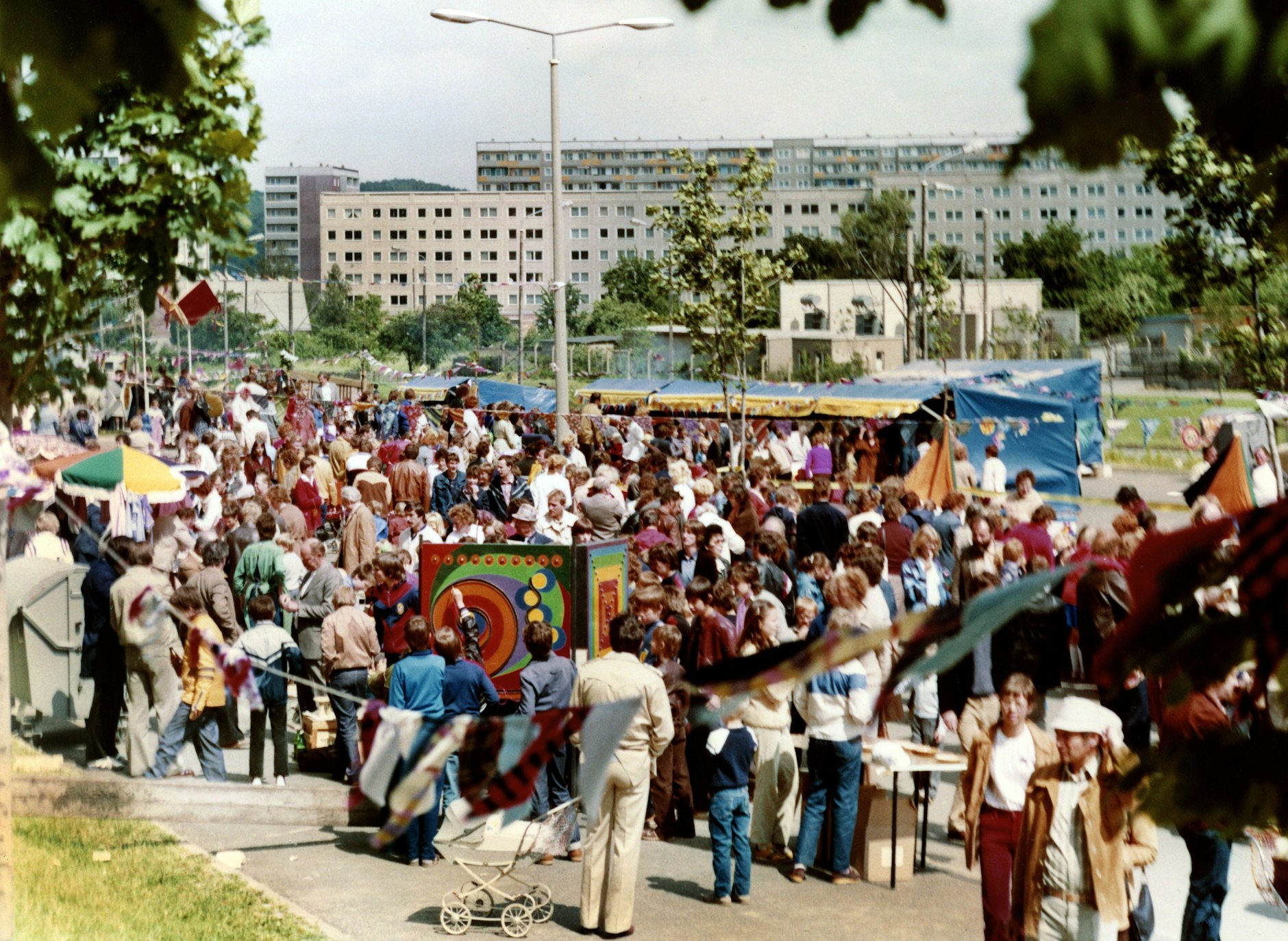 Kindertag in der DDR: zwischen Fahnenappell und Kinderdisko