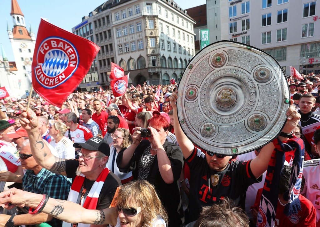 Bayern feiern Doppel-Titel mit den Fans: „Bis nächstes Jahr“