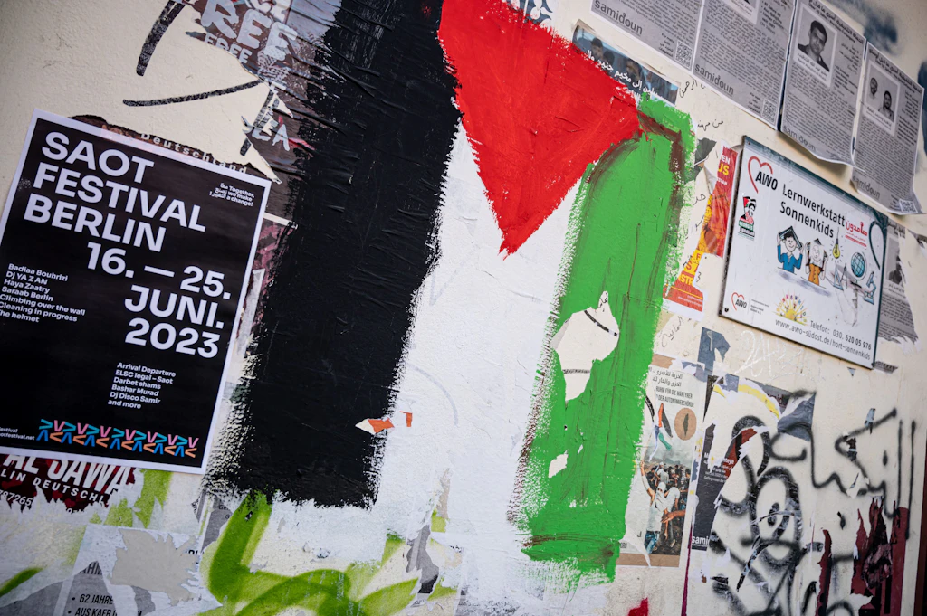 Hetz-Plakate gegen Israel in Berlin-Neukölln: Polizei ermittelt