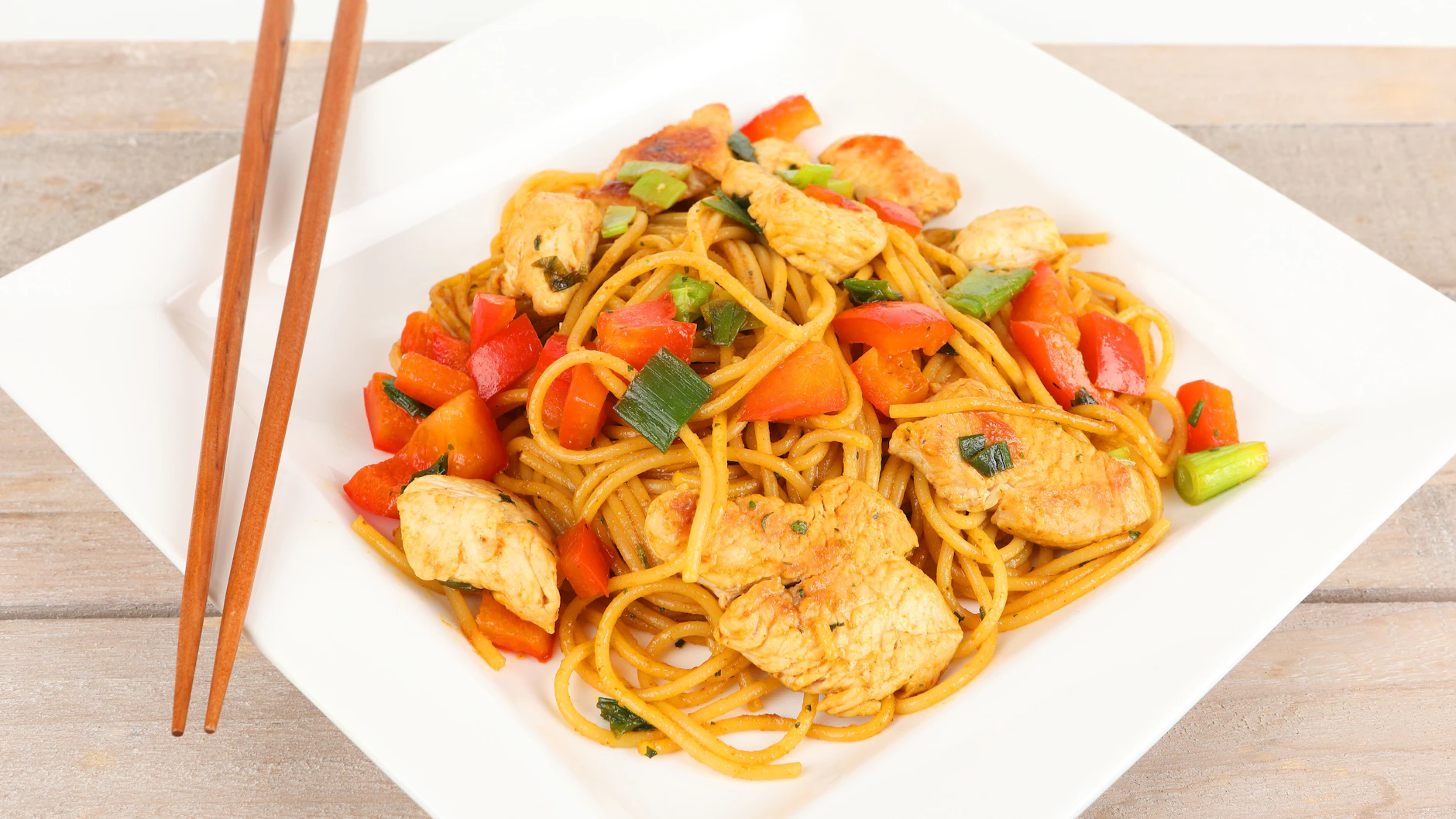 Spaghetti mit Putenfleisch in der One-Pot-Variante