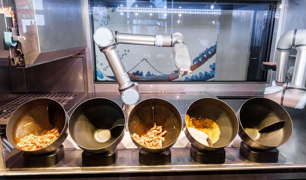 Mahlzeit! In diesem Hotelrestaurant kocht jetzt ein Roboter