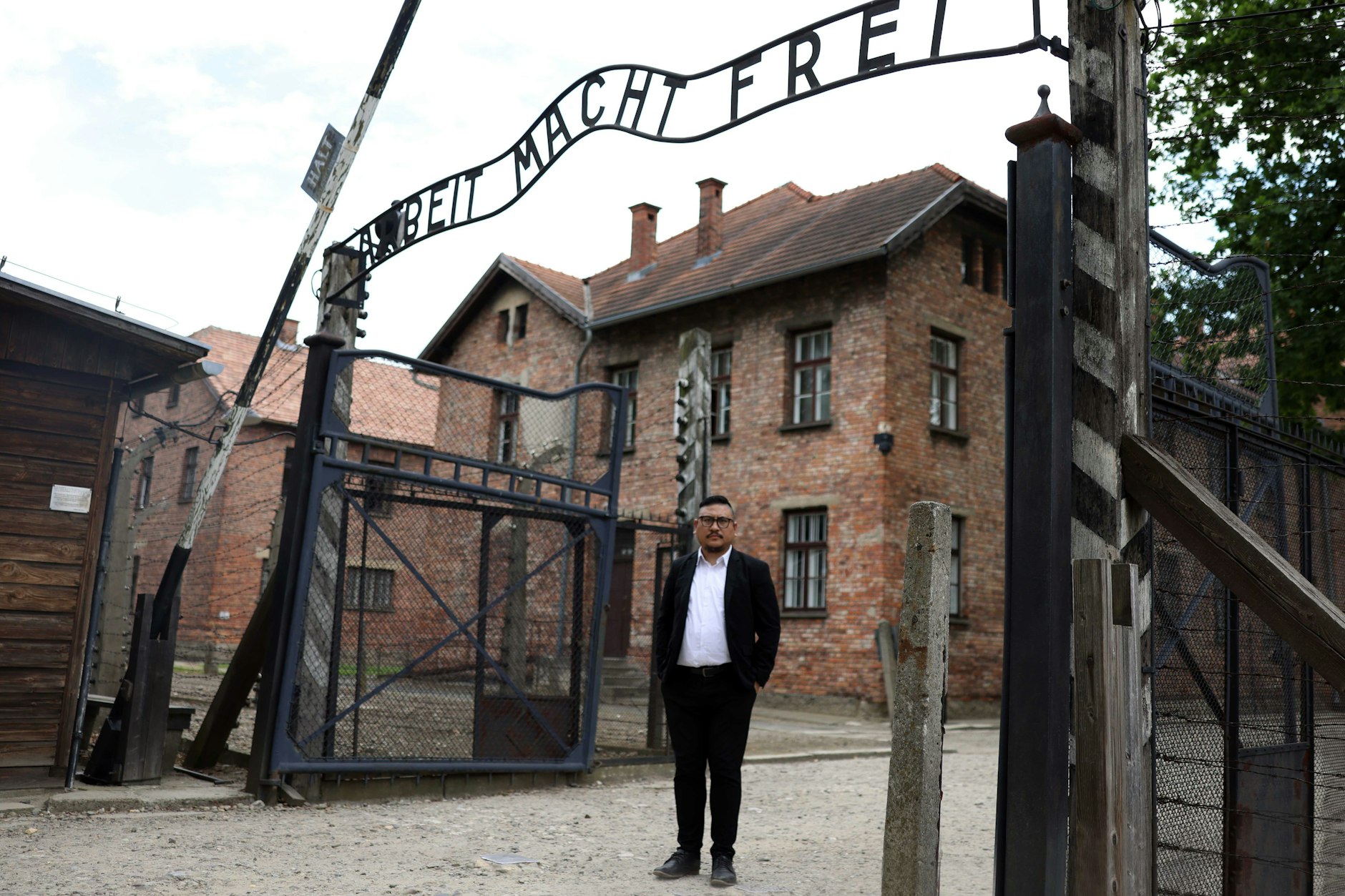 Der einzige Rabbi aus dem muslimischen Land Indonesien besucht Auschwitz
