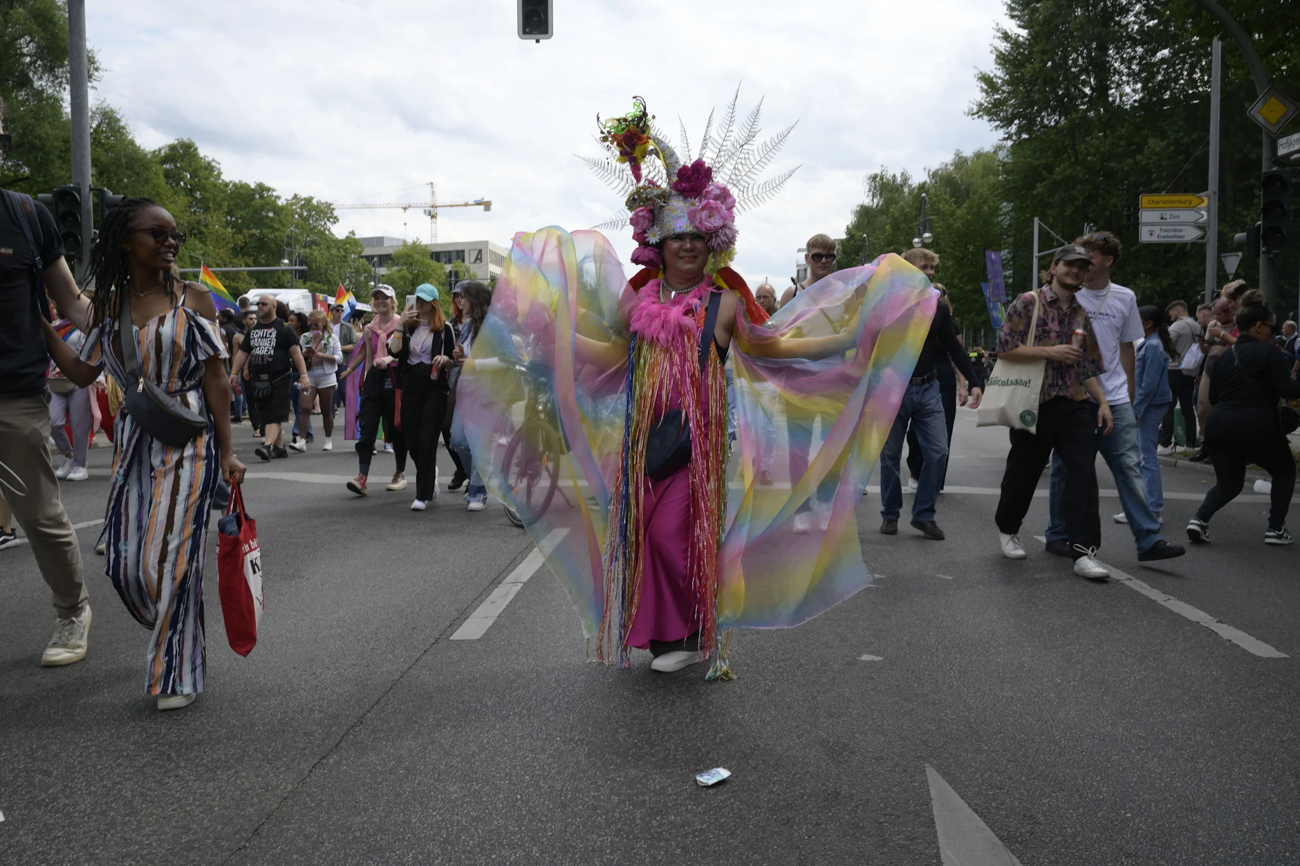 CSD in Berlin: Frech, bunt, laut und Buhrufe für Kai Wegner – so lief ...