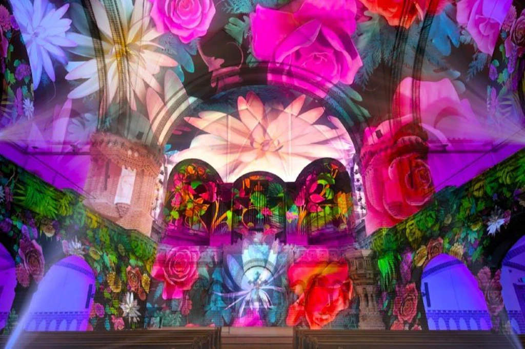GENESIS Lichtshow 2024 Berlin Passionskirche | Tickets