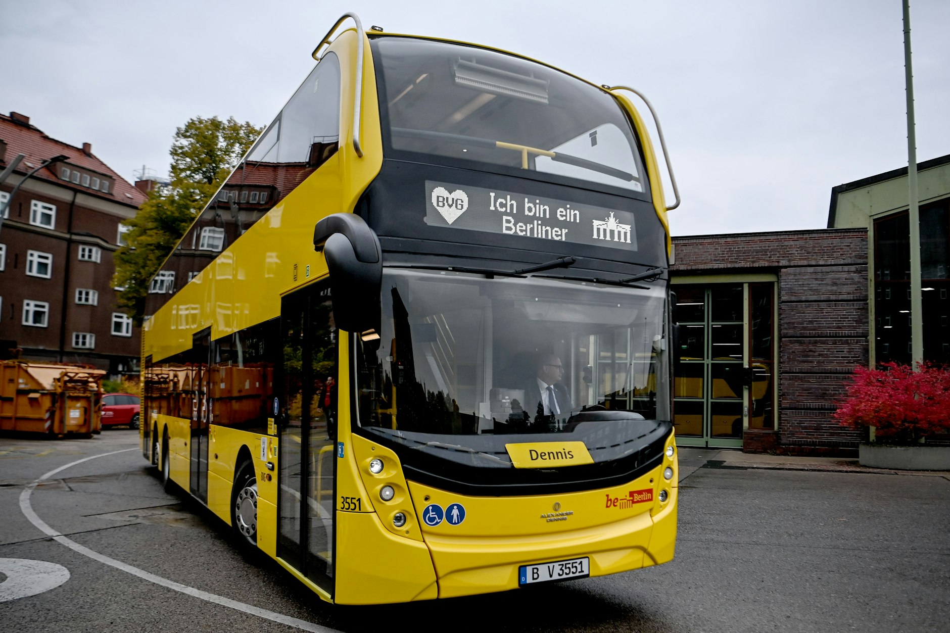 BVG Doppeldecker: Warum es nur noch wenige gibt – Ein Stück Berlin ...