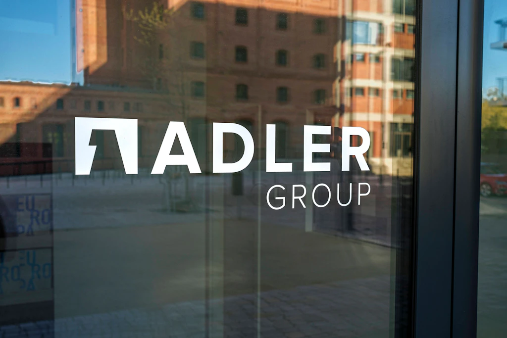 Tausende Mieter müssen zittern: Adler Group erhöht Miete drastisch!
