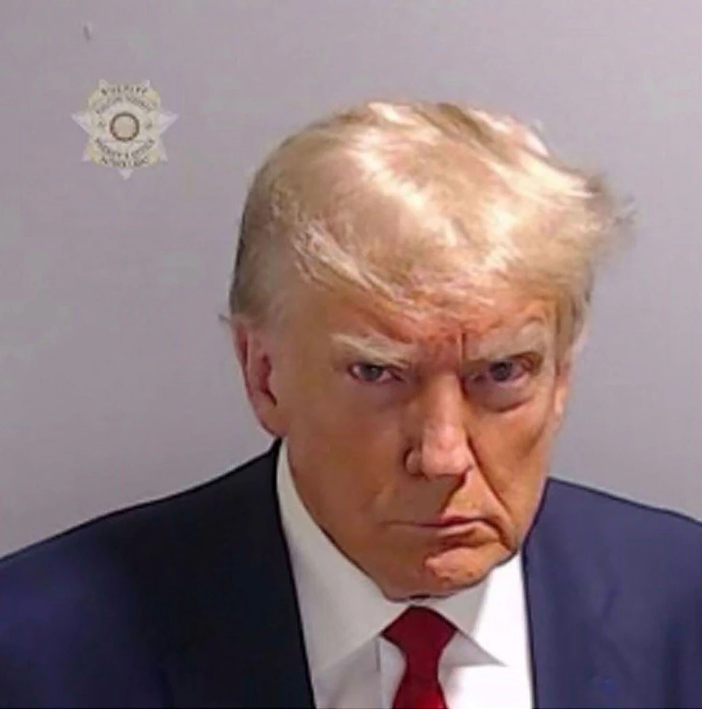Historisches Bild! SO entstand das krasse Polizeifoto von Donald Trump
