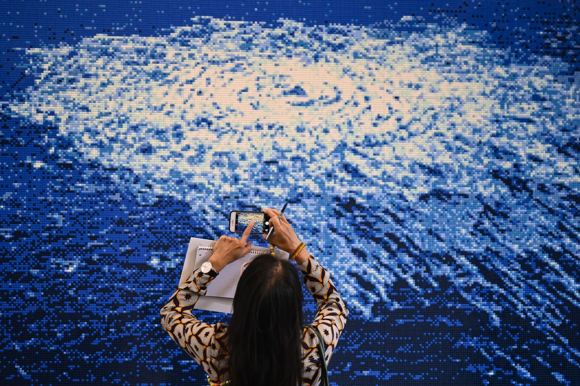 Vor Berlin Art Week: Ai Weiwei stellt alte Werke mit Legos dar