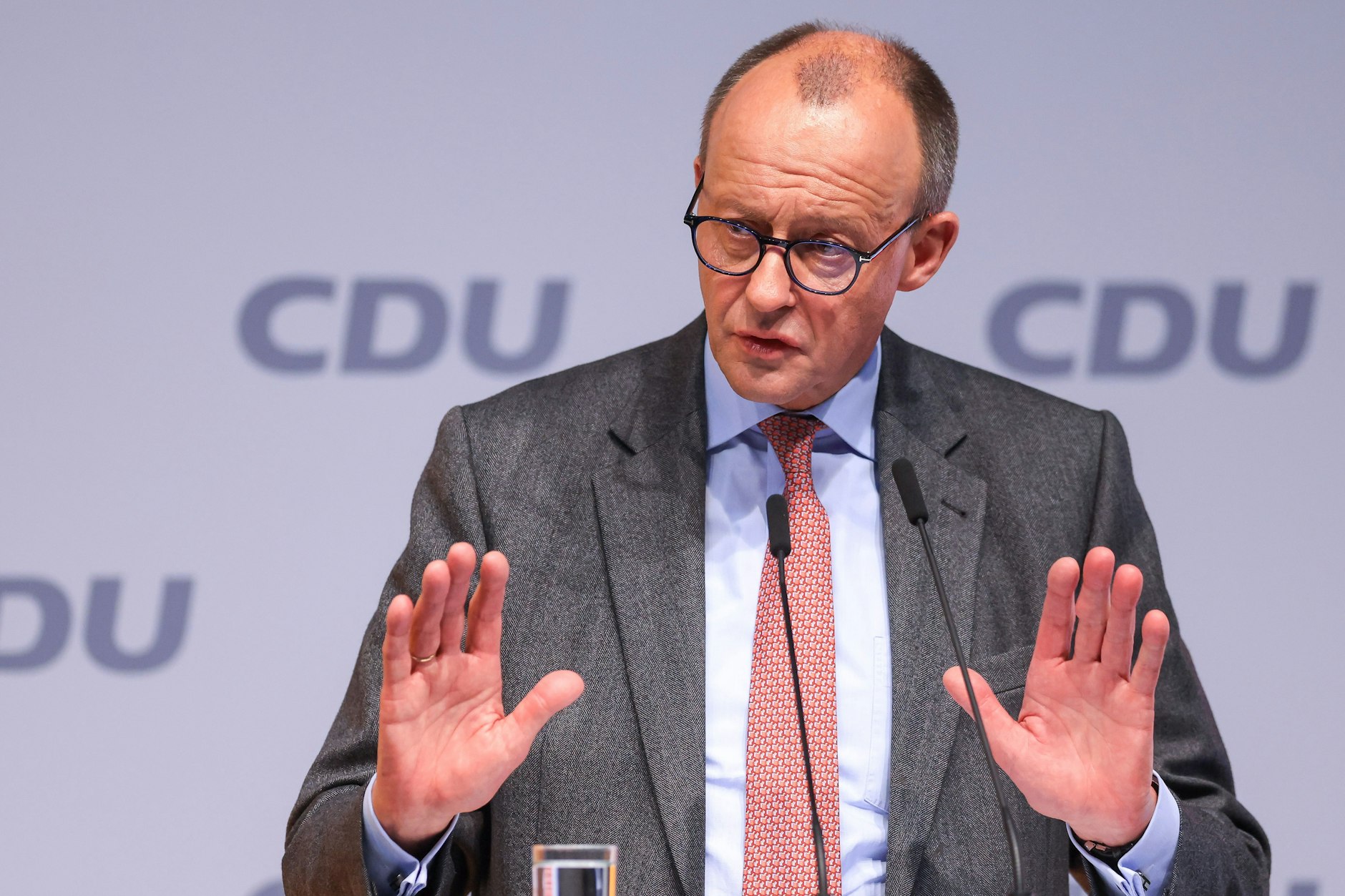 Abschiebungen: Friedrich Merz will mehr Staaten zu sicheren ...