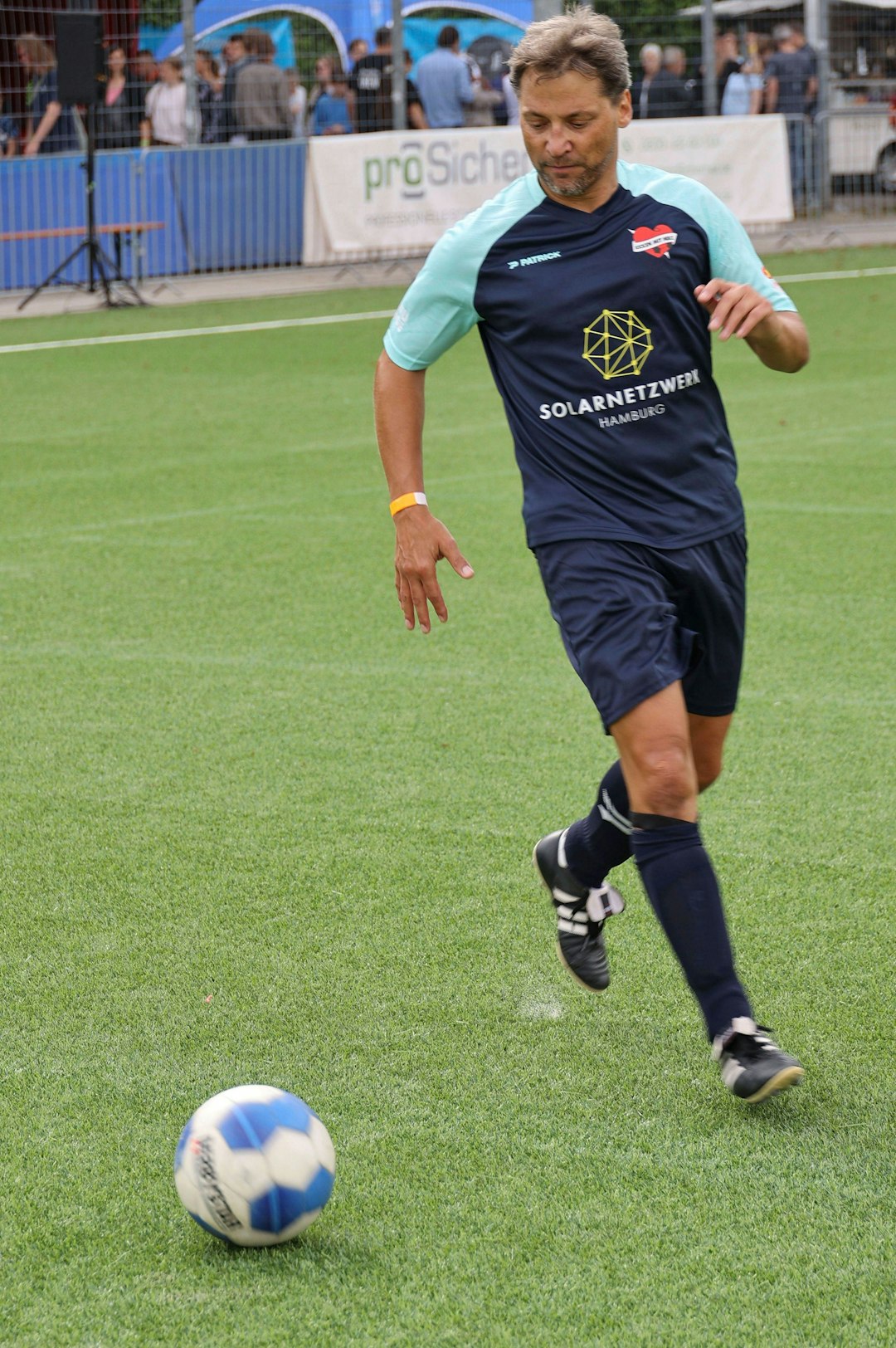 Patrick Bach kommt mit neuer Freundin zu Event: „Das braucht Zeit“