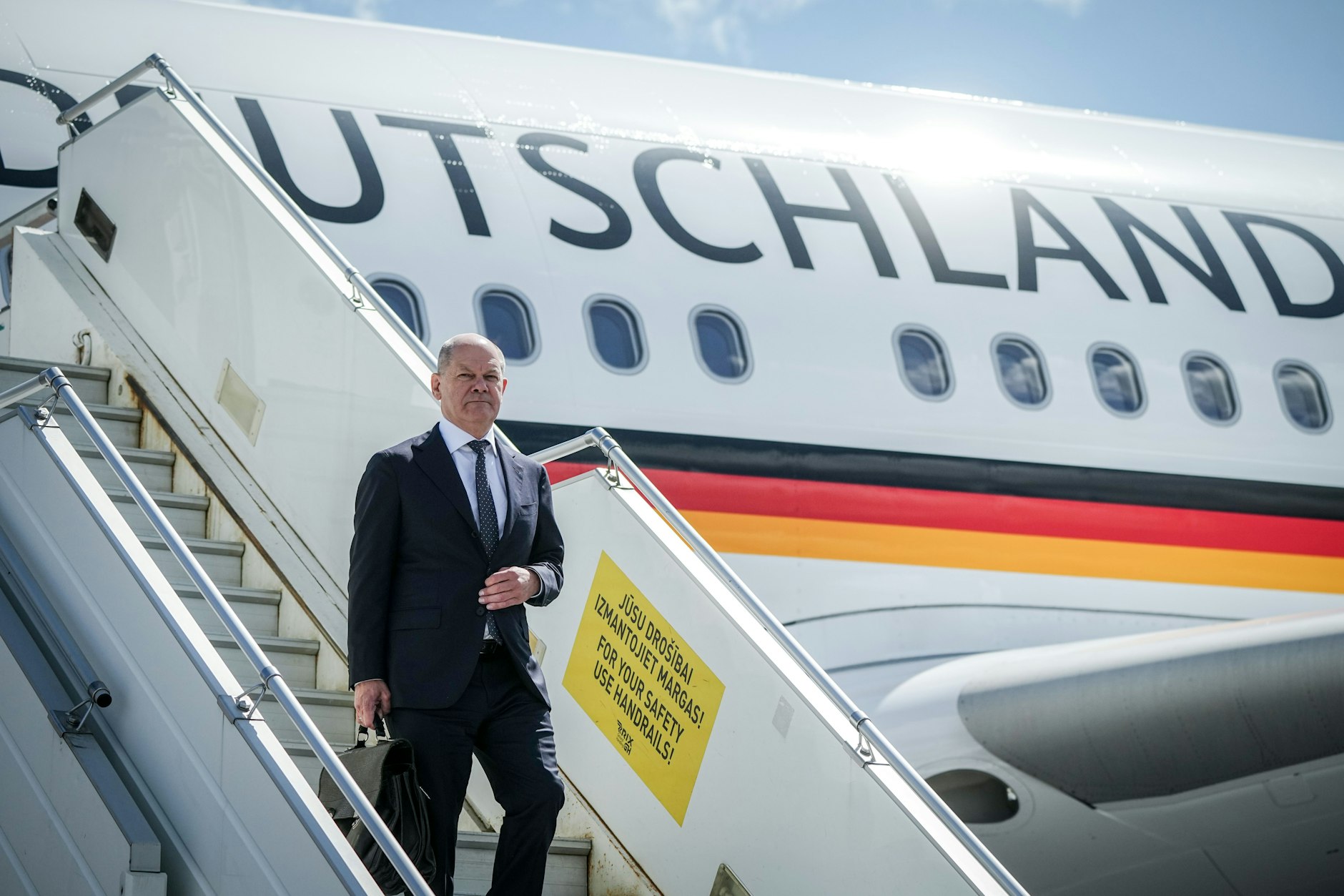 Olaf Scholz konnte Basketball-WM-Finale nicht im Regierungsflieger ...