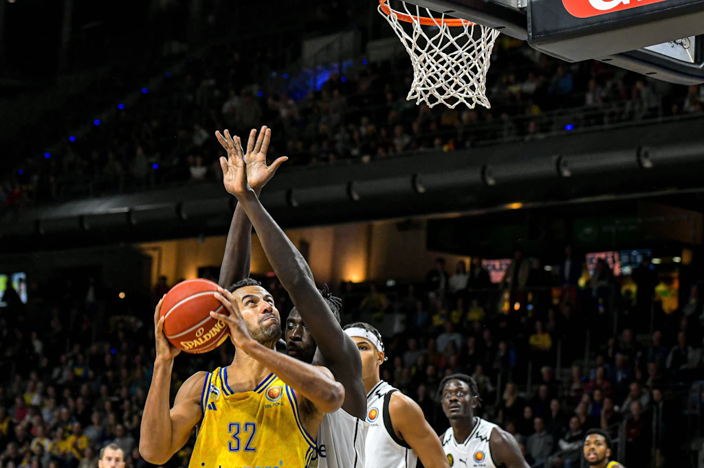 Basketball: Alba Berlin gewinnt gegen Braunschweig und erreicht mühelos ...