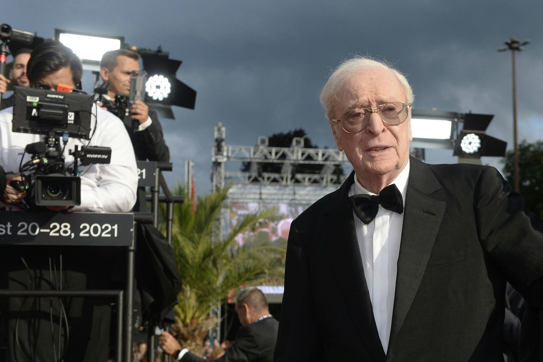 Michael Caine macht Schluss: Fans bestürzt über Karriereende des ...