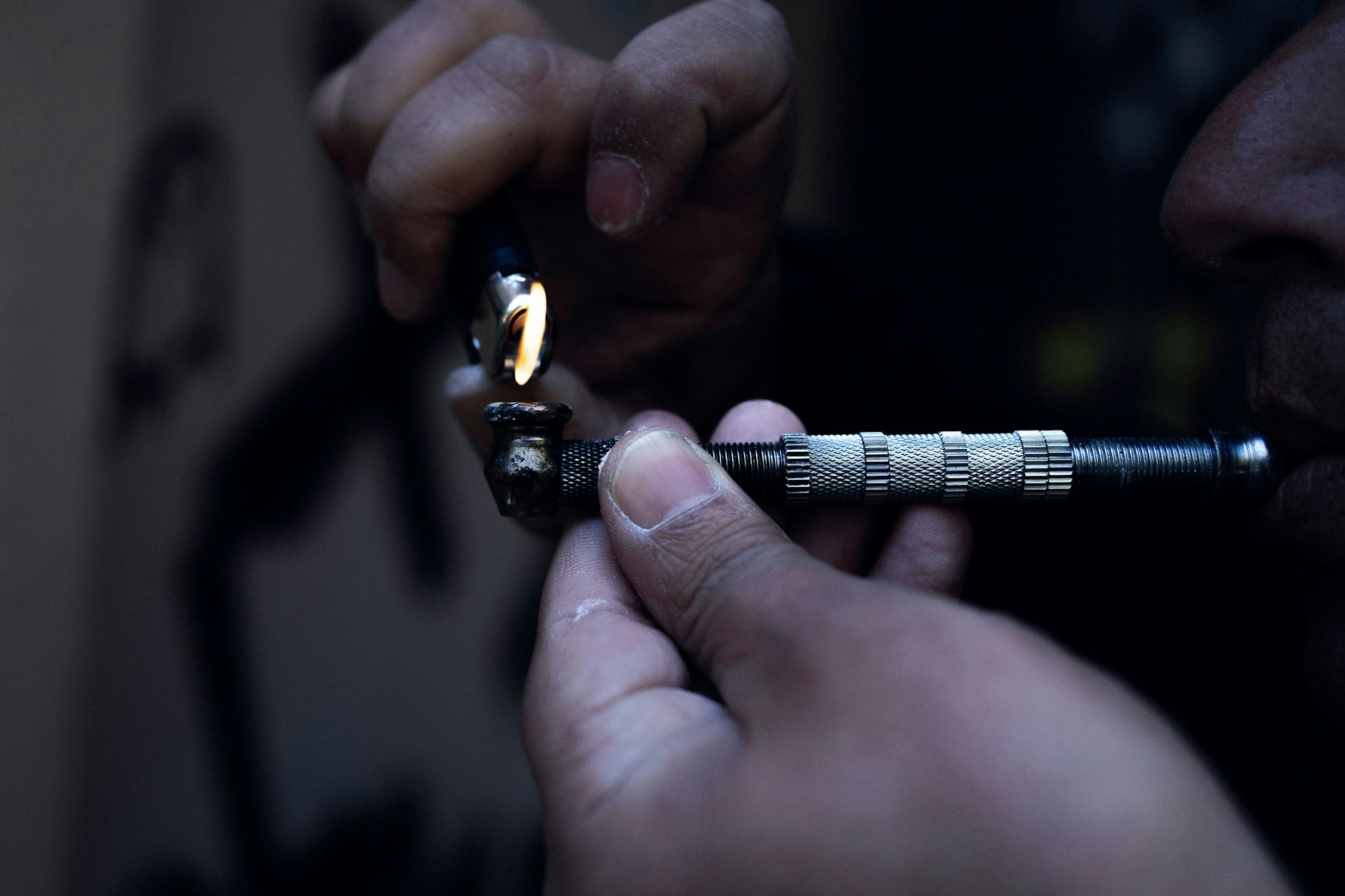 Drogen in Berlin: Wie zwei Junkies tagtäglich Crack und Kokain konsumieren