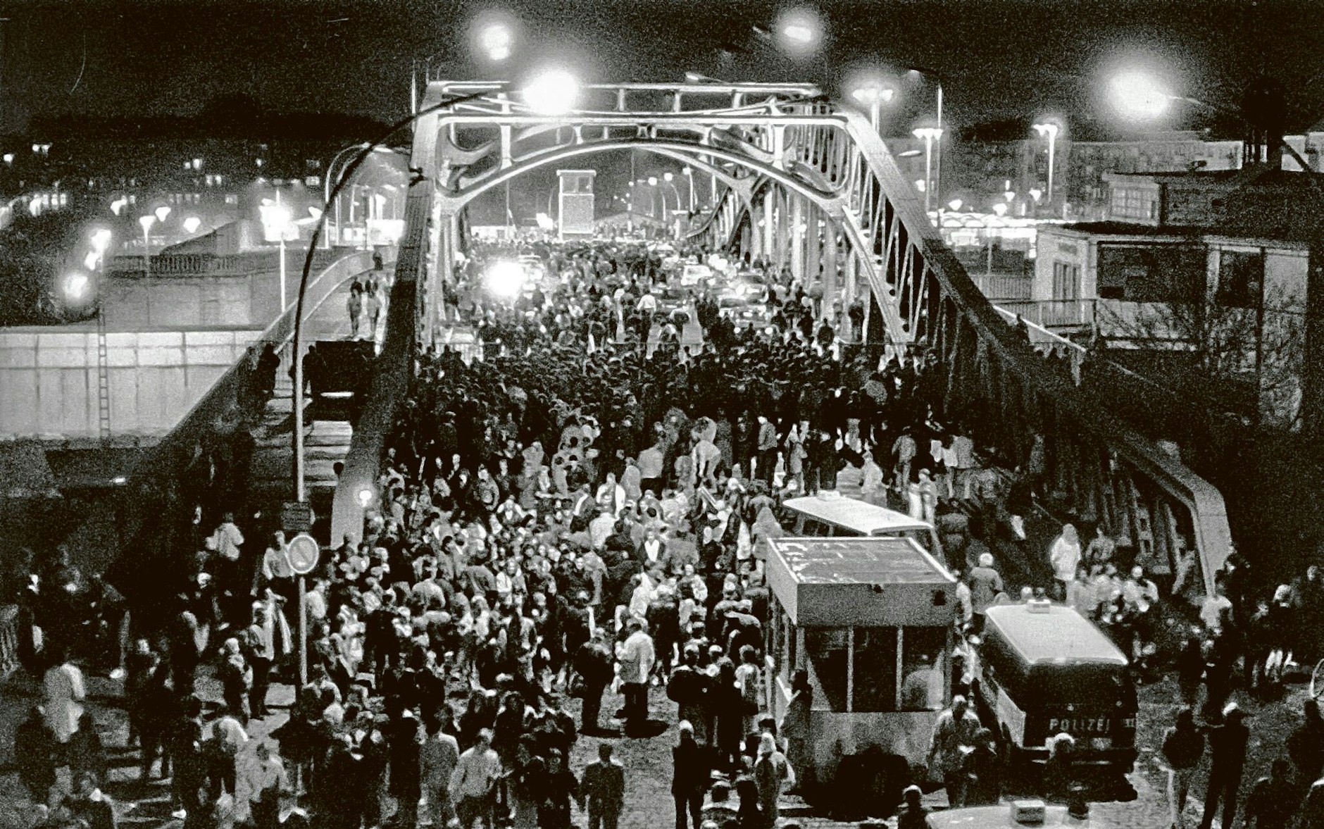 34 Jahre nach dem Mauerfall: So führte das erste DDR-Reisegesetz zur ...