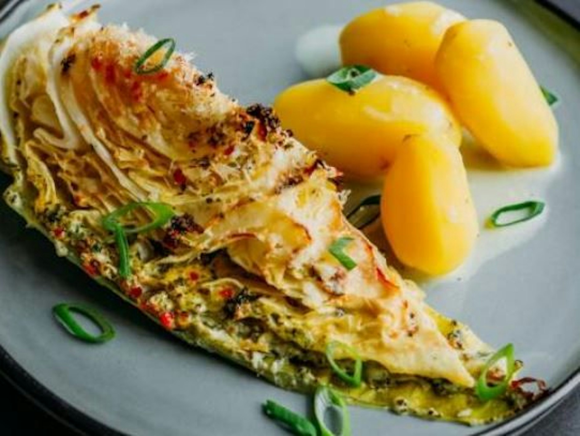 Omas gebackener Spitzkohl mit Kartoffeln – so köstlich, so gut verträglich