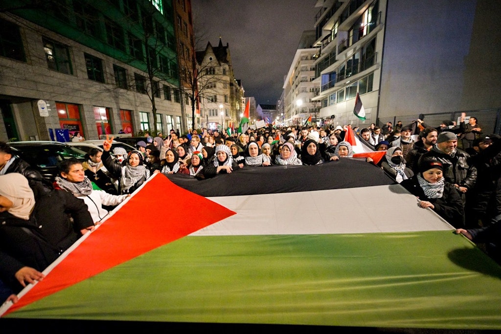 Pro-Palästina-Demo: Rund 1500 Menschen ziehen durch Berlin