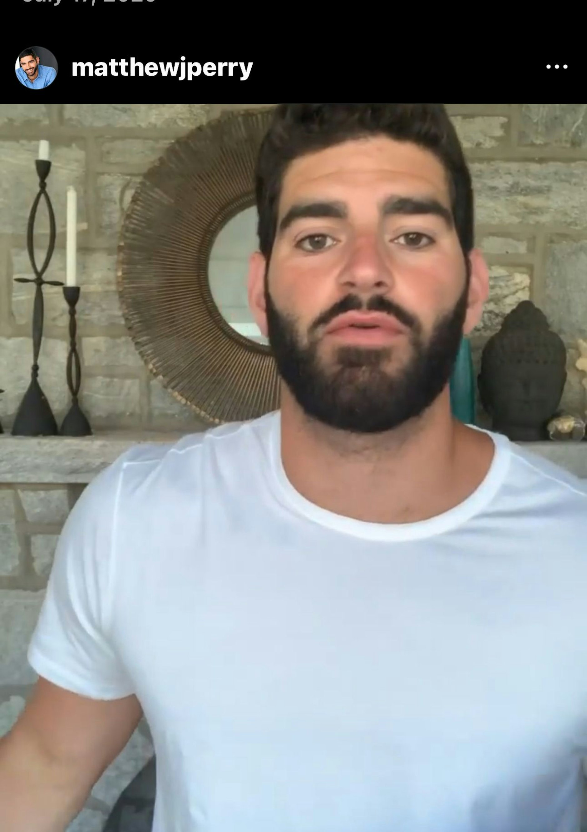 Vom TWA 800-Flugzeugabsturz? Vierer-Sitzreihe am Strand von New Jersey ...