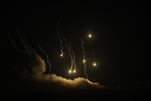 „Kriegstüchtig“: Anstatt Mauern abzubauen, ziehen wir neue Mauern hoch – über die Zukunft Europas