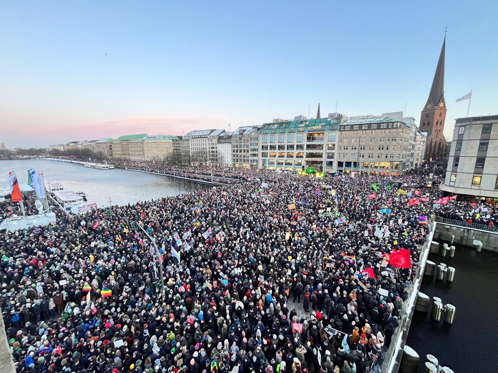 Demonstrationen gegen Rechtsextremismus: So viele Menschen gingen in Deutschland auf die Straßen