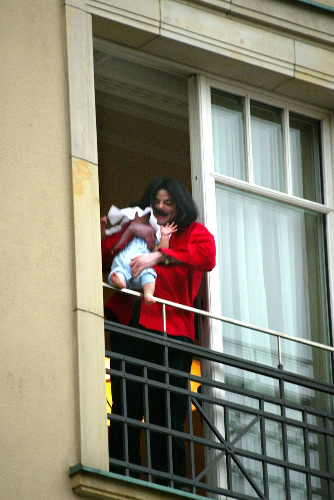 Seltenes Foto von Michael Jacksons jüngstem Sohn Blanket