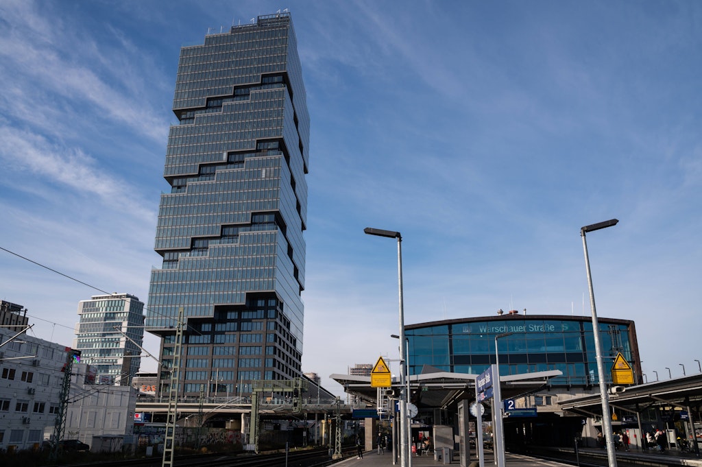Amazon Tower in Berlin – Bündnis setzt Proteste fort: „Hören erst auf ...