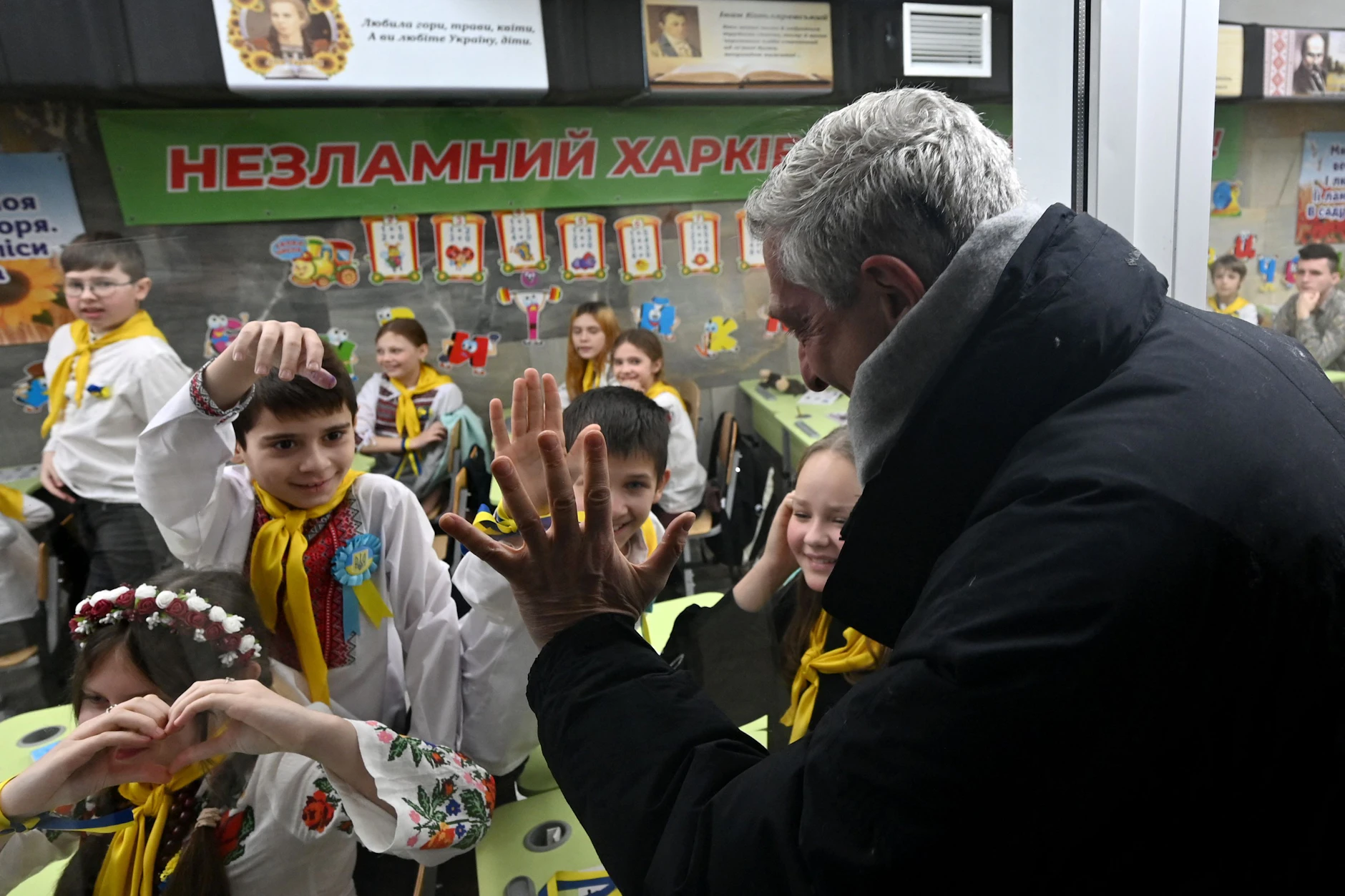 Ukraine-Krieg: Das Berliner Start-up Krisenchat hilft Kindern in ...