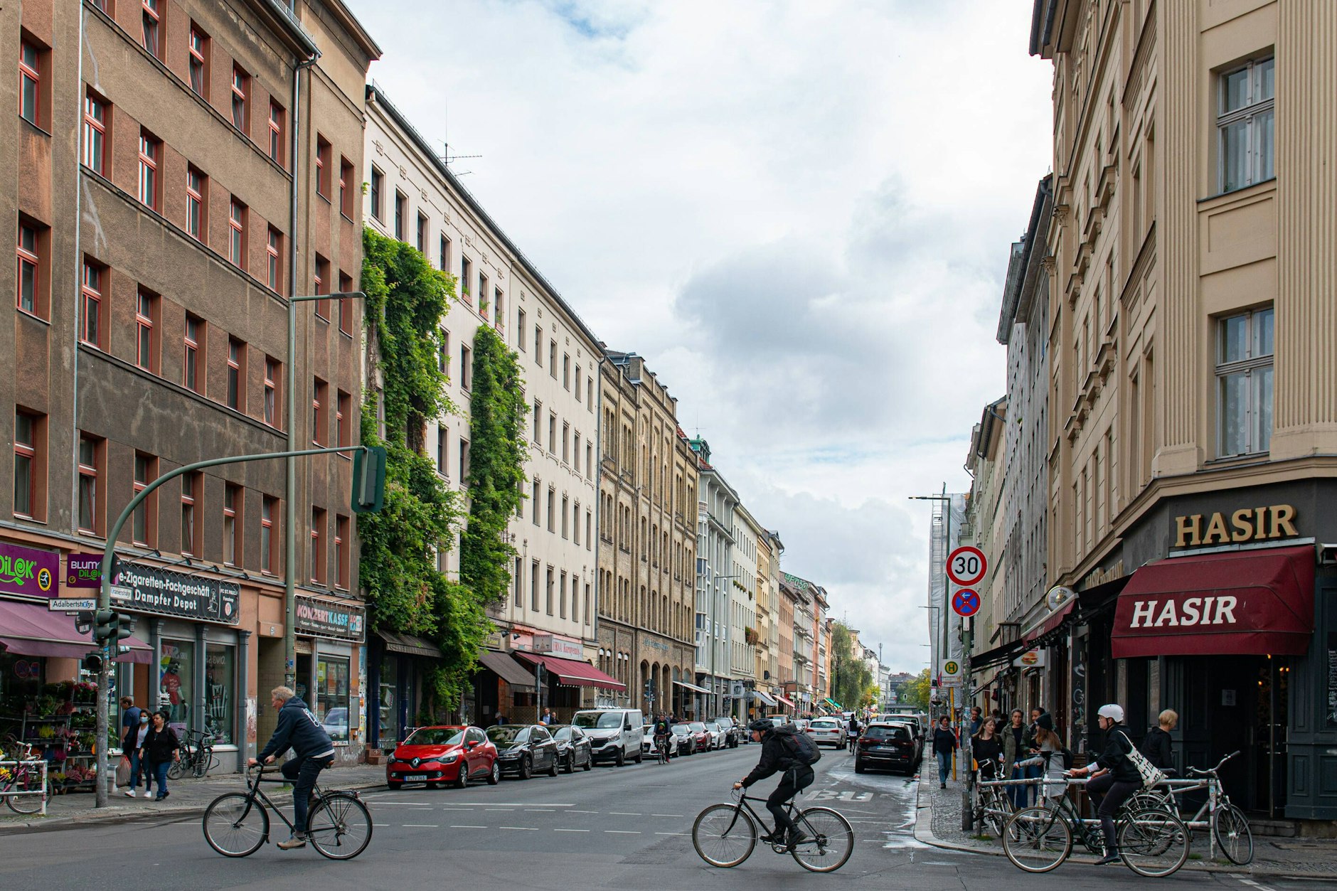 Oranienstraße in Berlin-Kreuzberg gehört zu den „coolsten der Welt ...