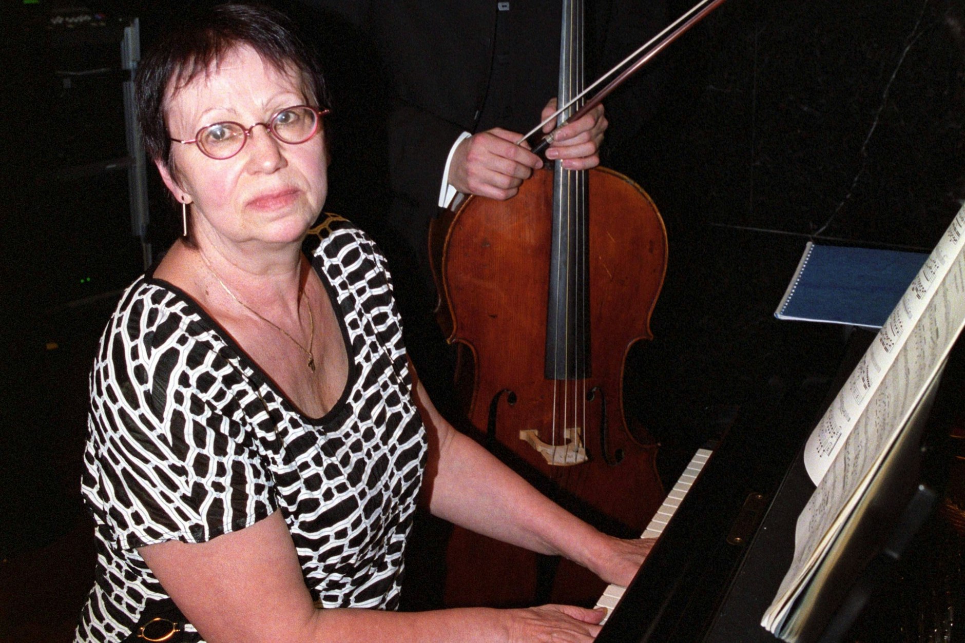 Mara Mednik: Grabrede für die verstorbene Pianistin – gehalten von ...