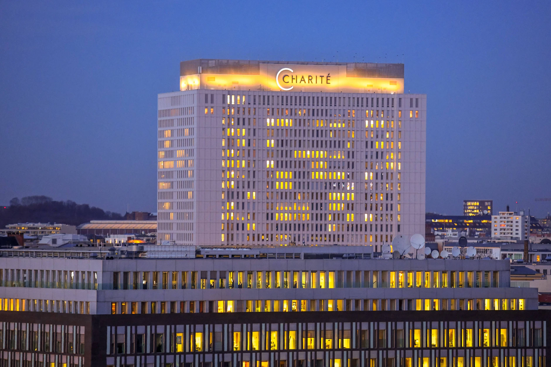 Die Charité wächst: Wie Berlins Uniklinik über 300 neue Pflegekräfte ...
