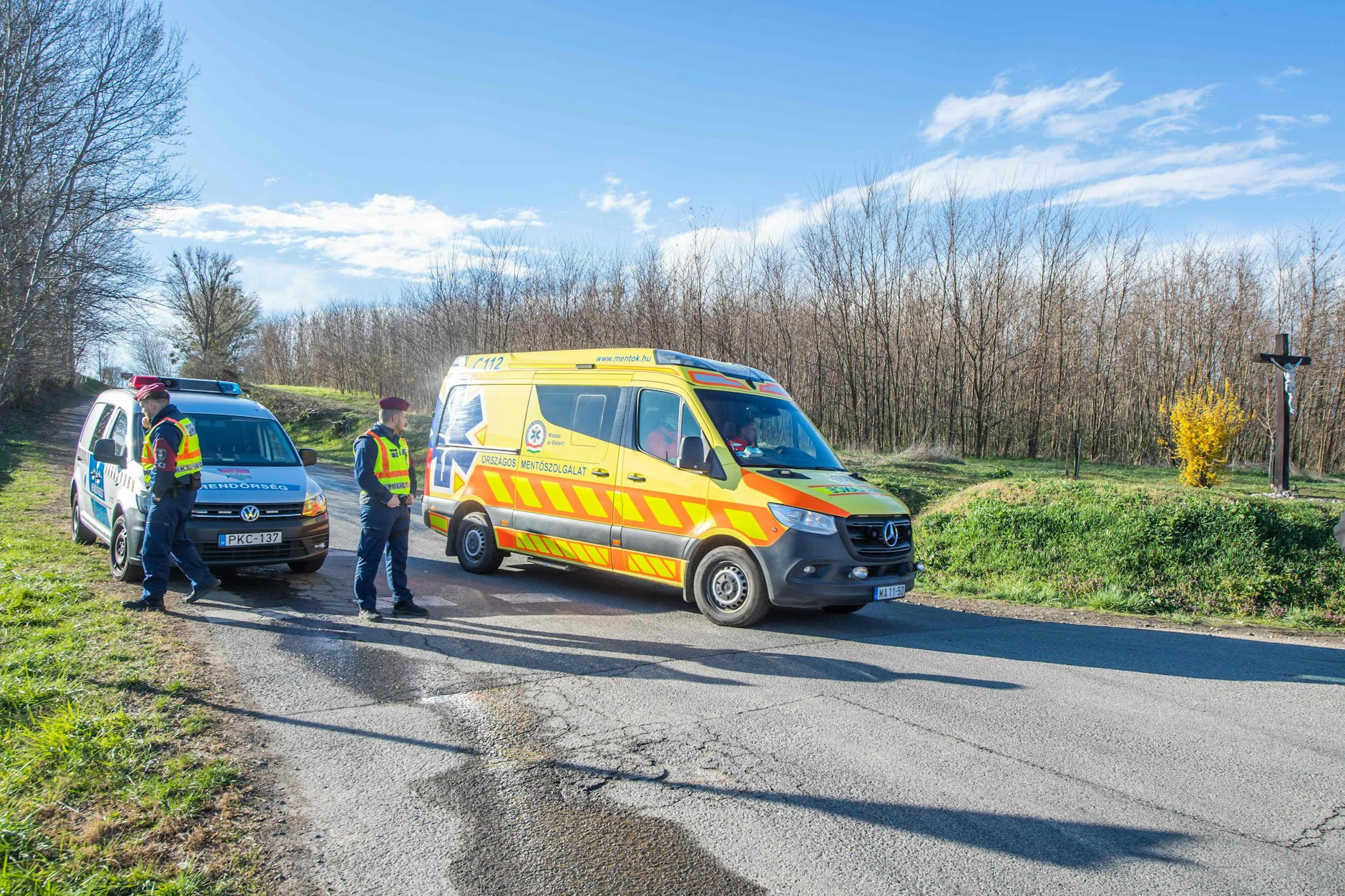 Rallye-Auto rast mit voller Wucht in Zuschauermenge – 4 Tote!