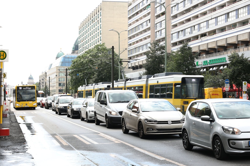 Achtung, Demo-Wahnsinn in Berlin! Mega-Autokorso verstopft die Straßen