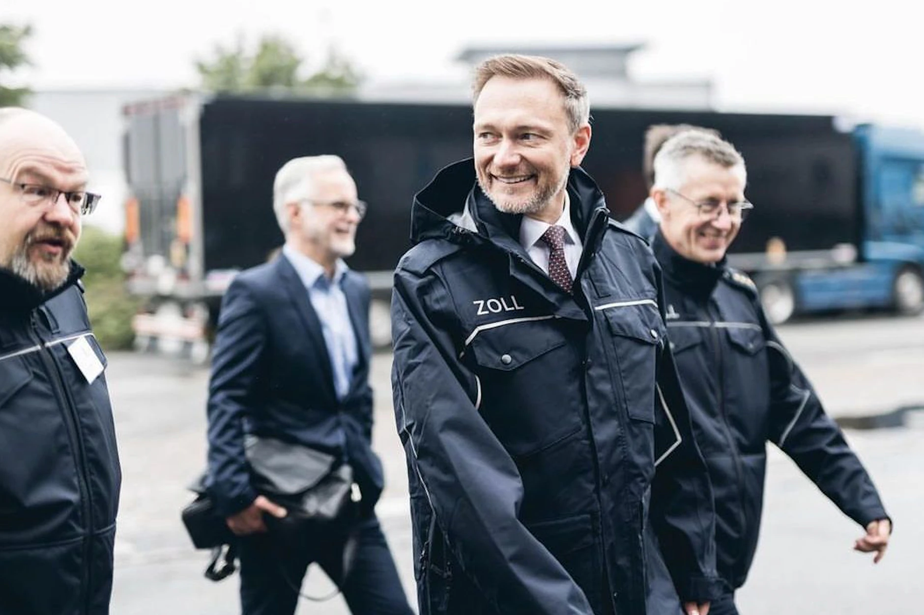 Söder, Weidel, Lauterbach: Die peinlichsten Social-Media-Accounts ...