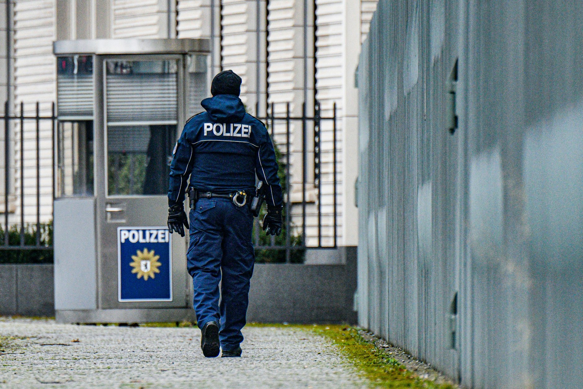 Berliner Polizisten bekommen mehr Befugnisse: Senat beschließt neue ...